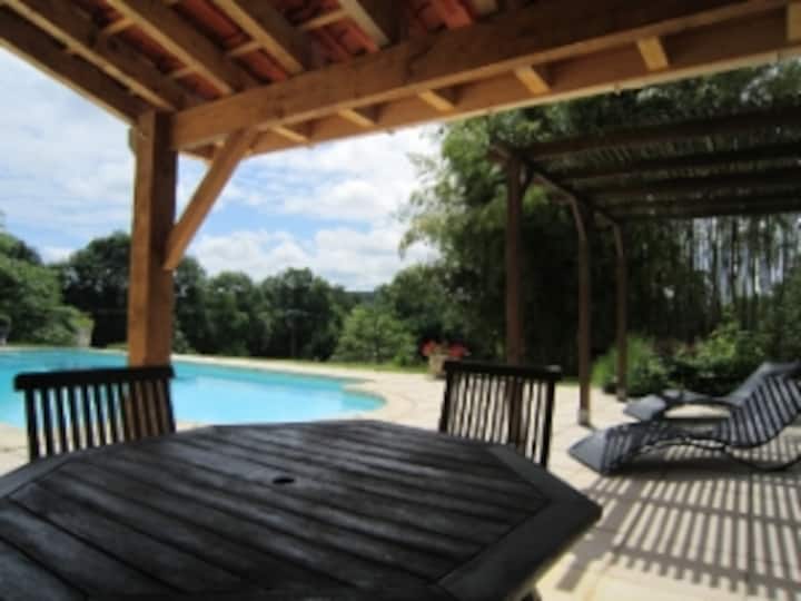 Sarlat Au Vert: La Maison De Lassagne-" Les Roses" - Sarlat-la-Canéda