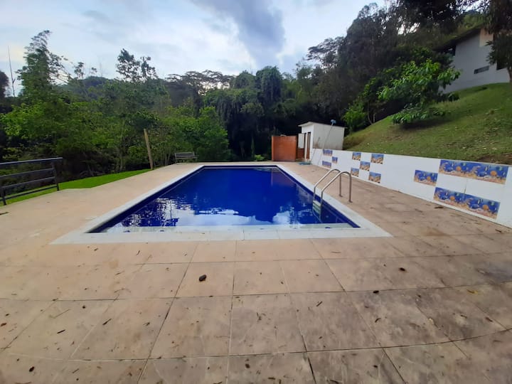 Casa De Campo Tranquila Y Piscina Para 10 Personas - La Vega