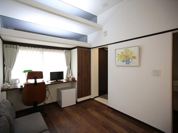 【素泊】ベルーナドームから車で約9分!イベントの余韻に浸ってご宿泊!/【禁煙】ツイン・作業スペース付 - Tachikawa