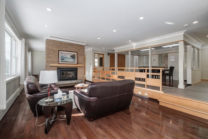 Timeless Mid-century Modern | St. John’s Gem - 聖約翰