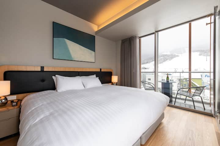 Fenix West Penthouse: 3br Near Gondola W/ Balcony - Furano