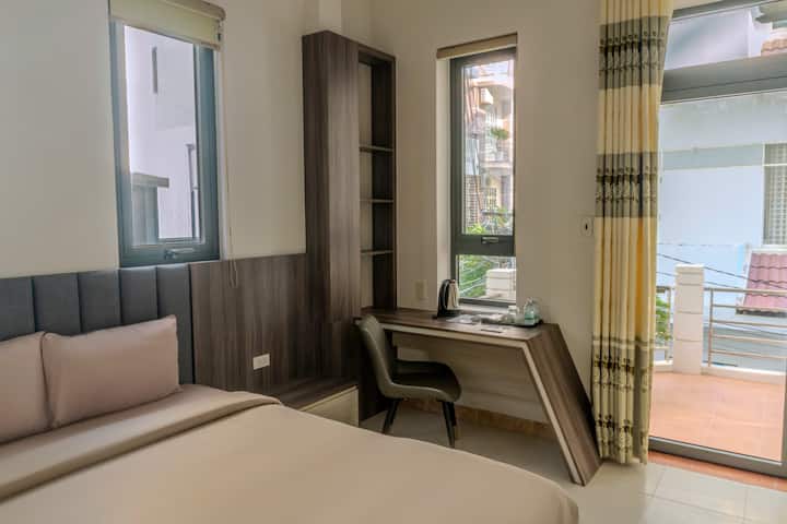 Aurahome  4-bedrooms Balcony Citycenter Near Beach - Nha Trang