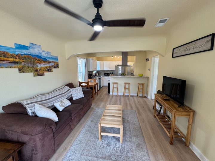 Modern Stay | The Heart Nob Hill - Albuquerque, NM
