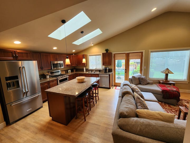 Charming Craftsman In Kirkland - Kirkland, WA