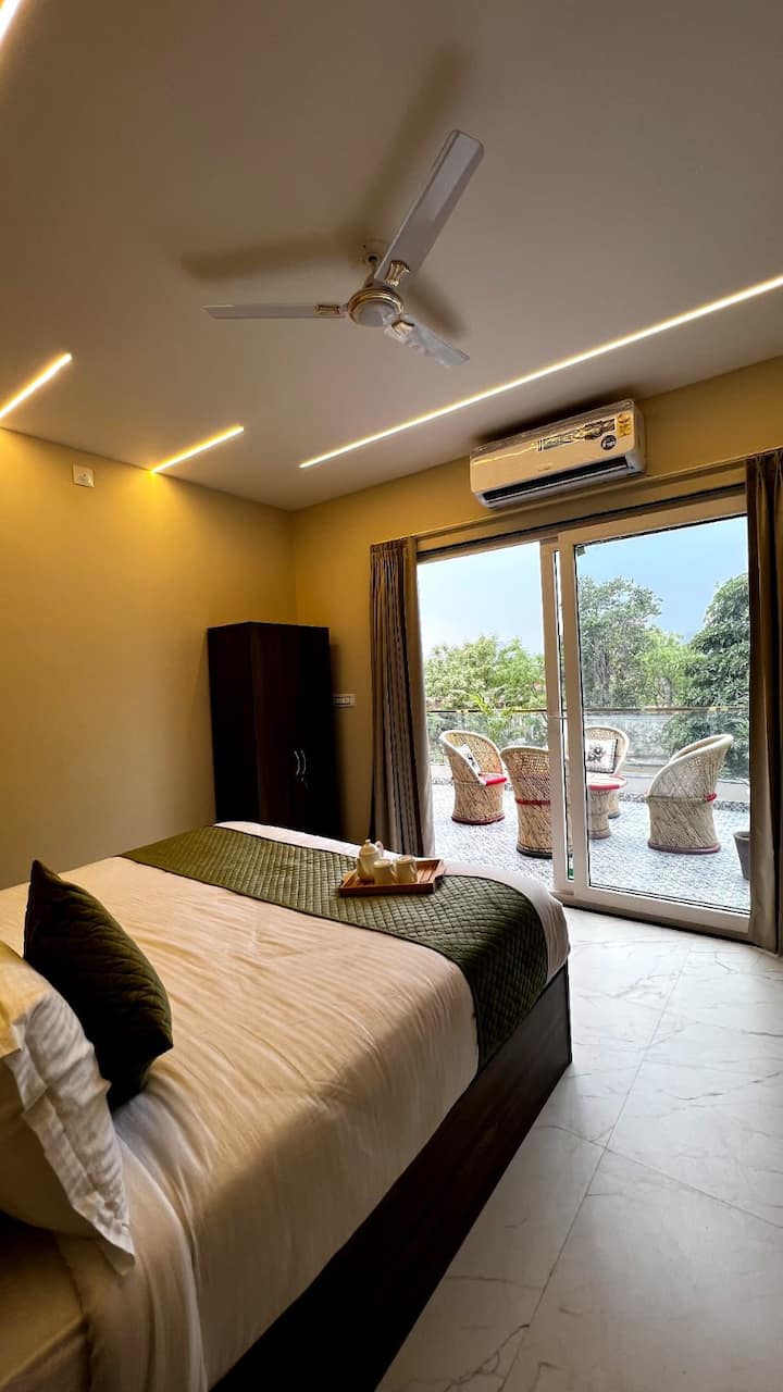 Mystiq Mansion: Scenic Escape - Udaipur