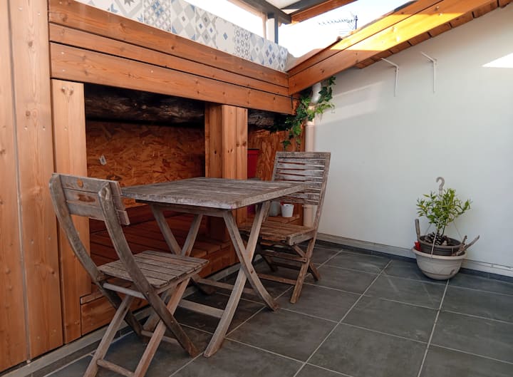 Maison De Ville Avec Terrasse - Nîmes