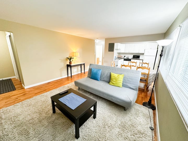 University Village Spacious  2-bdr Apt 5503.5 - Kirkland, WA