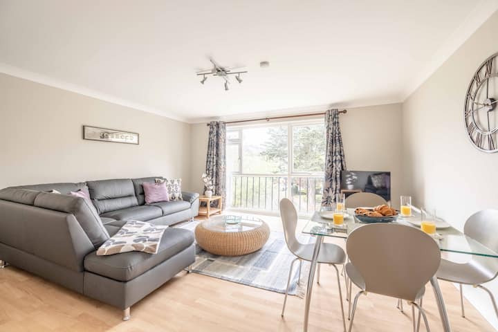 2 Bed Apt - Walk Windsor+ Free Parking By Tempstay - Slough