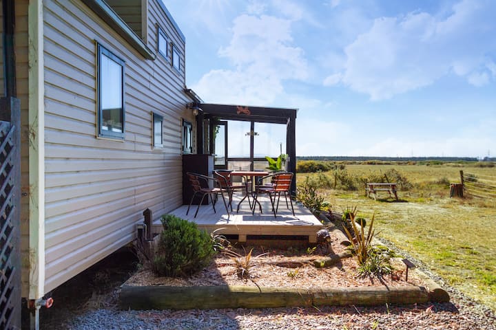 Cosy Tiny Home – Peaceful Paddock Stay - Christchurch