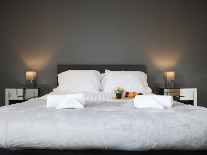 3 Bedroom Townhouse With Parking - Bridgwater