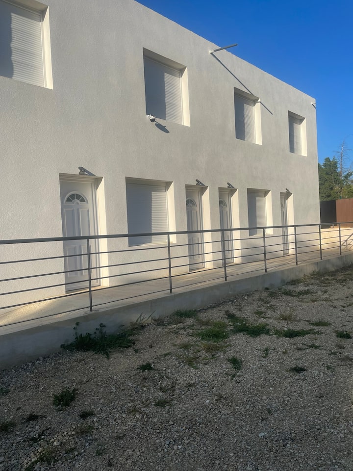 Proche Du Circuit Du Castellet - Cuges-les-Pins