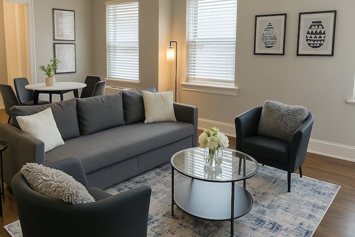 Bright & Spacious 2br– Prime Hyde Park Location - West Englewood - Chicago