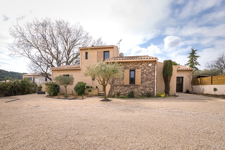 Villa Avec Piscine Dans La Campagne De Lourmarin - Lourmarin