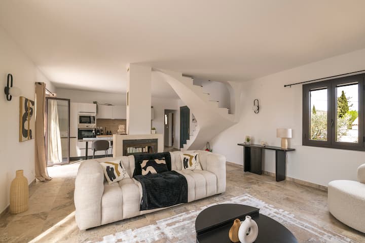 Villa Avec Piscine Dans La Campagne De Lourmarin - Cadenet