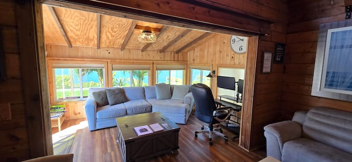 Jv's Castaway Cabin - Bahamas