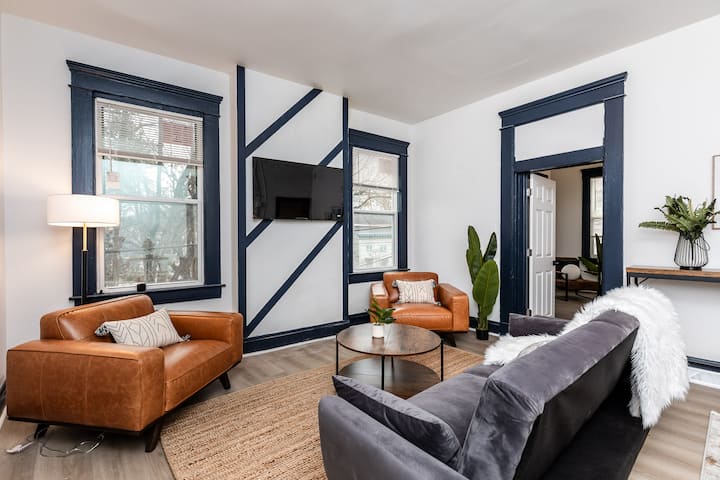 Cozy Loft W/ City Charm & Fast Wi-fi – 5 Min To Dt - Covington, KY