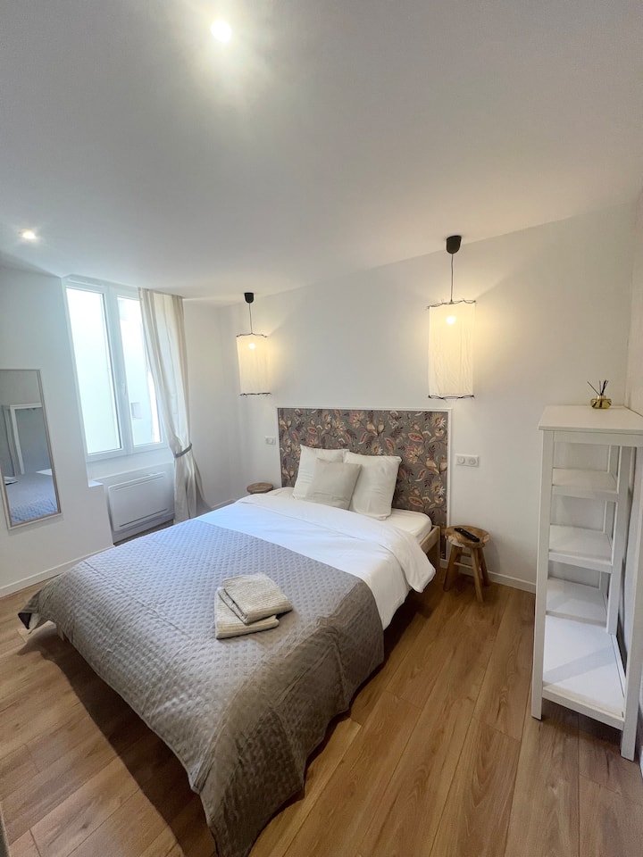 Chambre Alphonsine
"La Meisoun" Centre Village - Gorges du Verdon