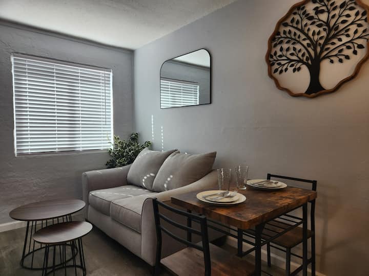 Chandler Escape Steps From Downtown - Chandler