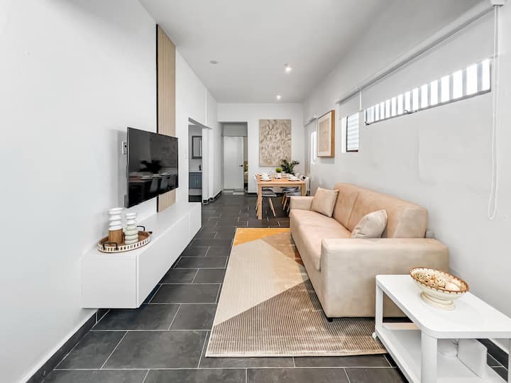 Centric First Floor Apt W/ Parking @ San Juan - San Juan, Puerto Rico