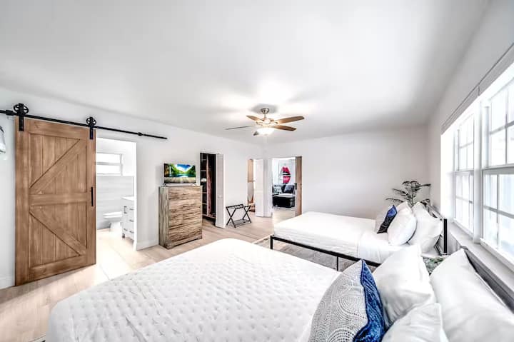 Coastal Unit! .5 Miles To Beach! - Fort Lauderdale, FL