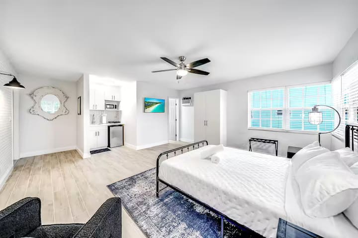Coastal Unit! .5 Miles To Beach! - Fort Lauderdale, FL