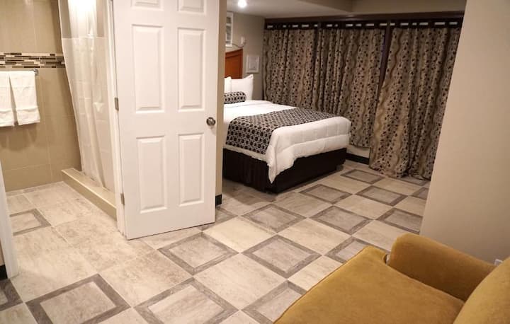 Deluxe Queen Suite - Wildwood, NJ