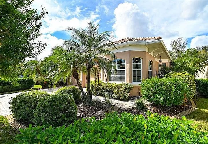 Tara's Luxe Retreat W/ Pool-golf-private Workspace - Lakewood Ranch, FL