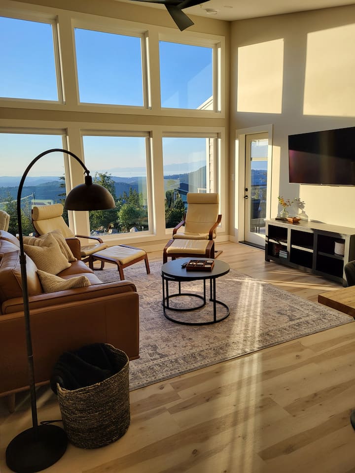 Ridgeline Retreat - Saanich Peninsula
