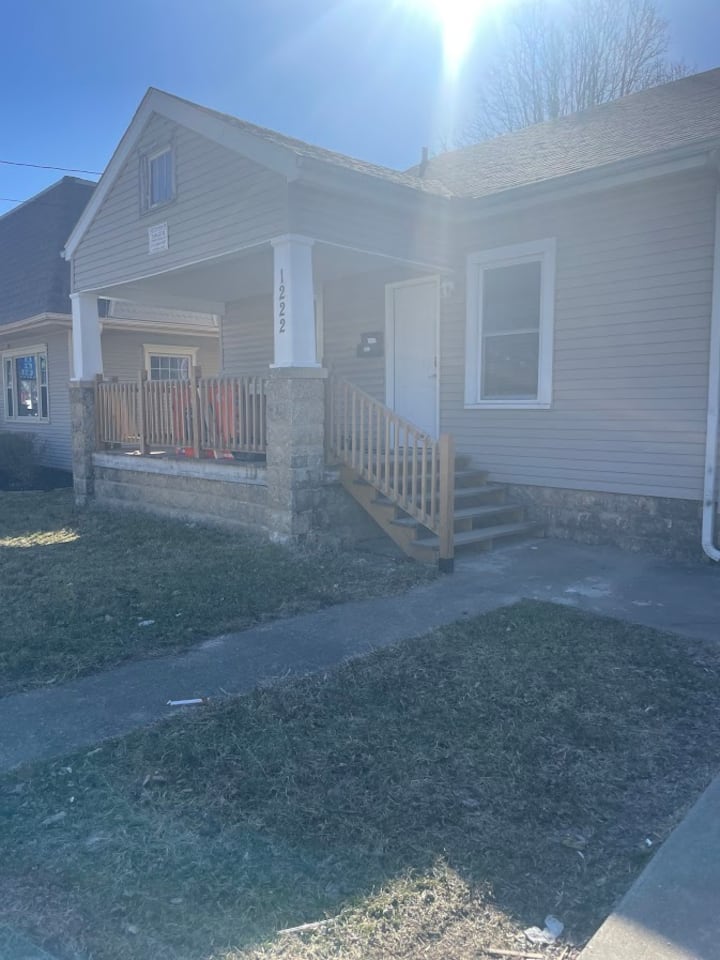 Division St House - Charleston, IL