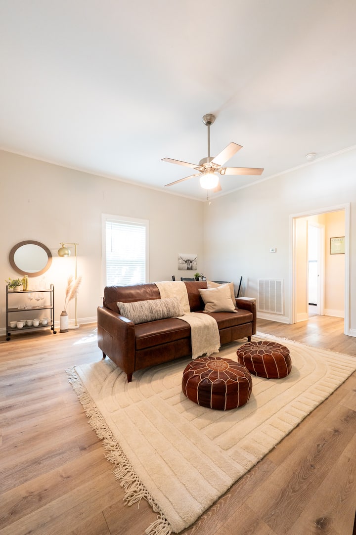 Charming Downtown Bungalow! - Greenville, SC