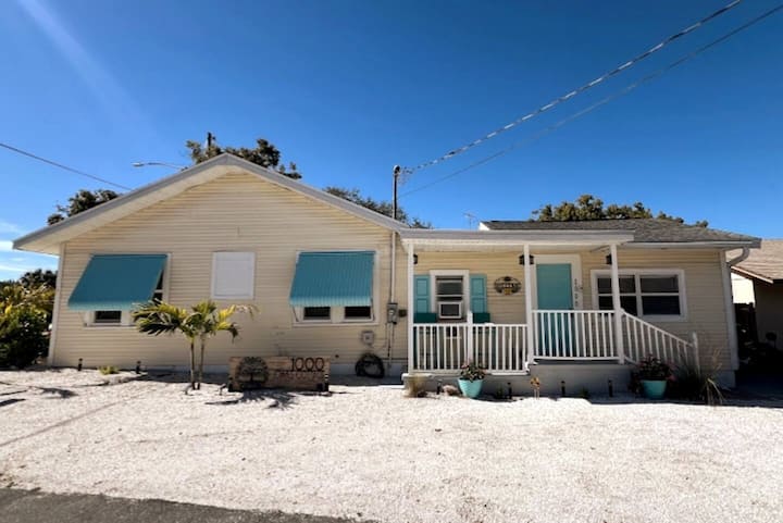 Downtown Dunedin W/hot Tub, Near Beaches And Trail - Dunedin, FL