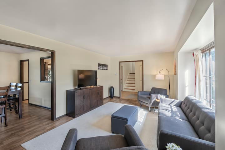 Op Haven King Bed Tvs Every Room - Shawnee, KS