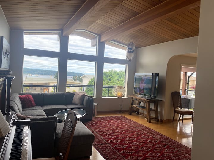 Campbell River Ocean View Home - Campbell River