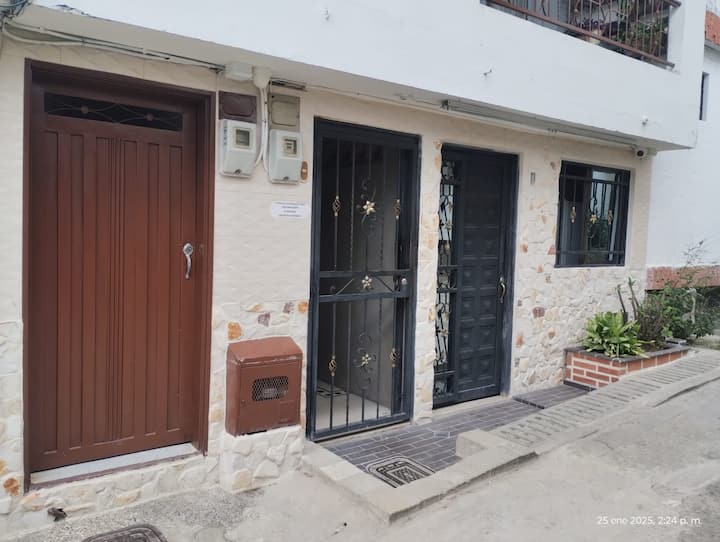 Casa Hévenie, Cerca Al Lleras - Medellín