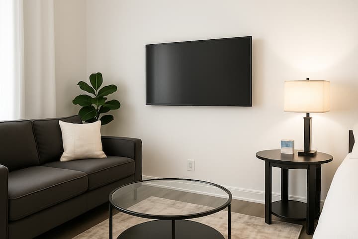 Chic Studio In Historic Hyde Park – Walk To Campus - Englewood - Chicago