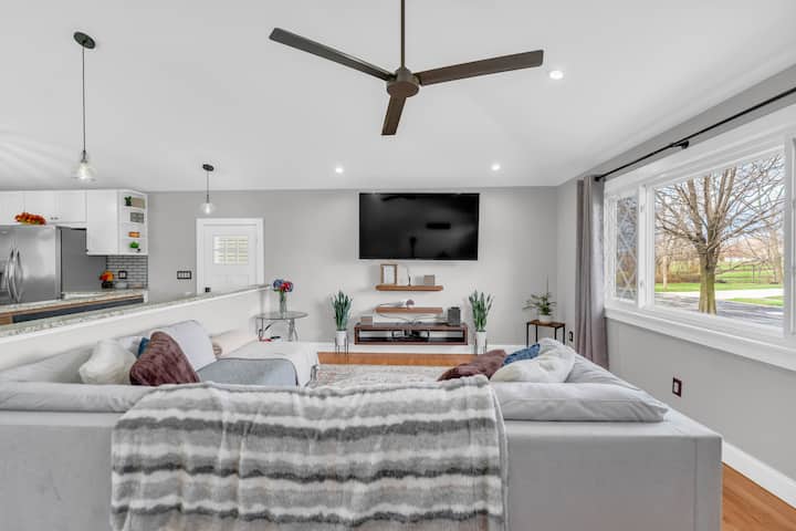 Updated 4br Near Cle & Metropark - Cleveland, OH