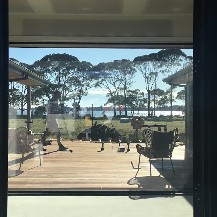 Brand New Waterfront Home. Sunny - Katikati