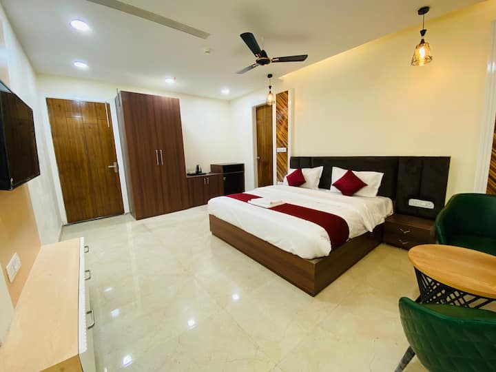 Radiant Pearl - Cozy Hotel Rooms - Etawah