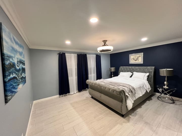 Entire Luxury Kachina House - Lancaster, CA