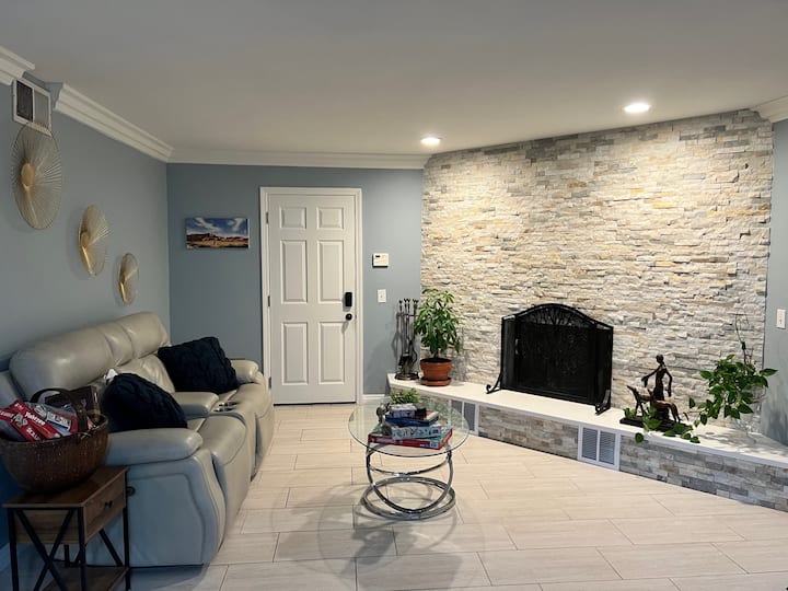 Entire Luxury 4br House | Quiet Area, Private Yard - Lancaster, CA