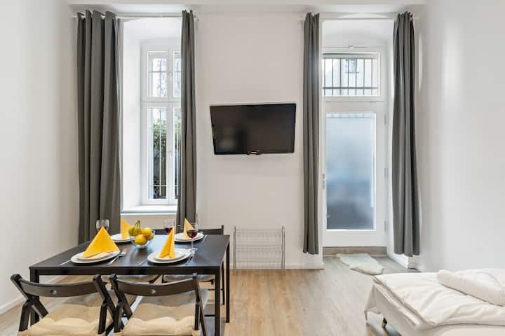 Bright Studio For 3 Guests - Berlin