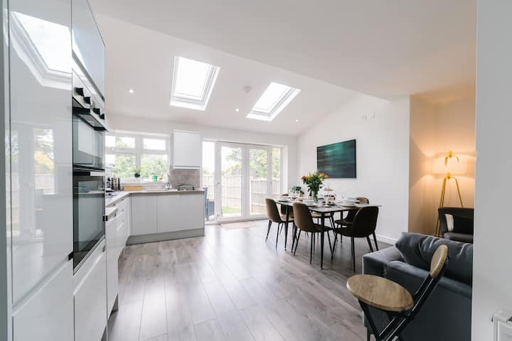 Solihull Gem 5 Ensuite Bedrooms! - Birmingham