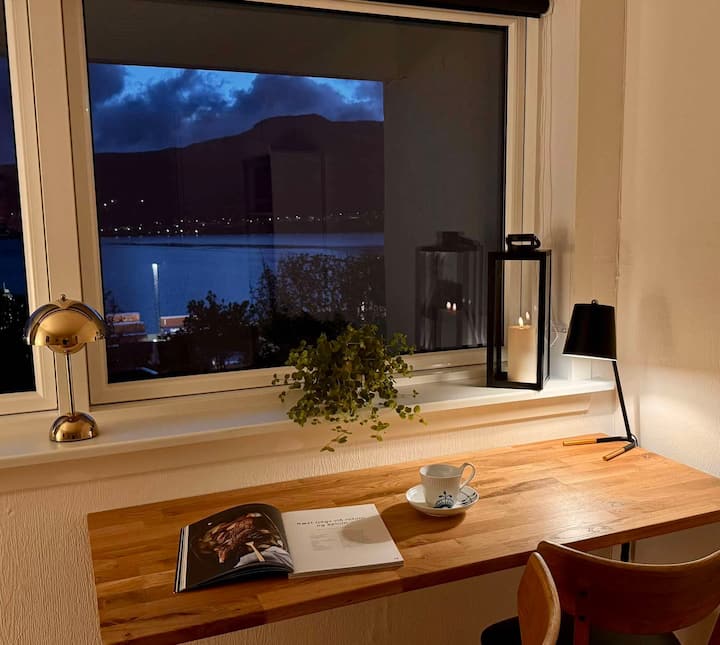 Cozy Room With Fjord View - Faroe Islands
