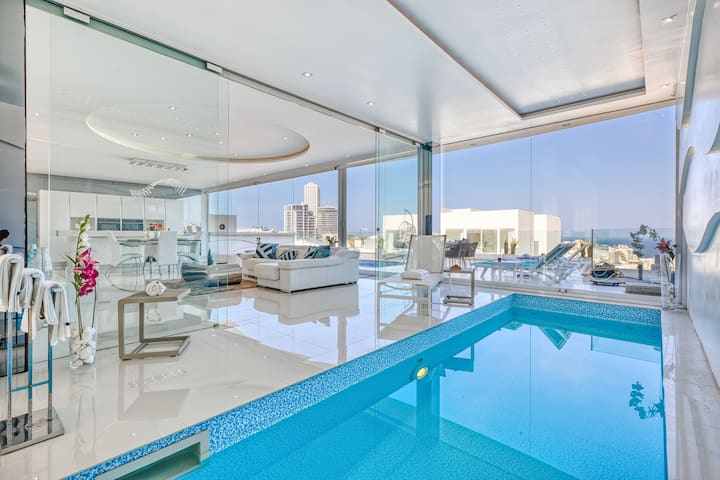 Luxury Penthouse In Swieqi | W/ In & Outdoor Pool - Malta