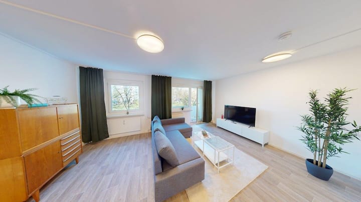 Wohlfühlambiente Trifft Ostalgiecharme, Wlan - Limbach-Oberfrohna