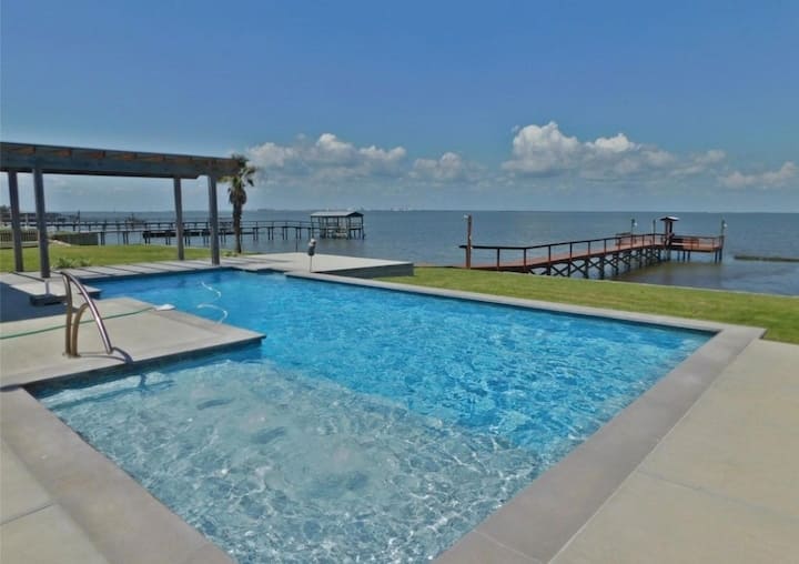 Waterfront Villa On The Gulf - Port Lavaca, TX