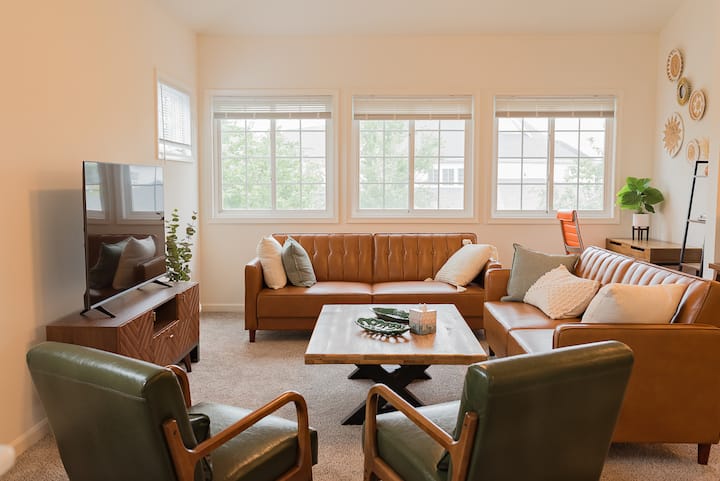 Gem- 3 Bedroom - W/pool/spacious - Delaware
