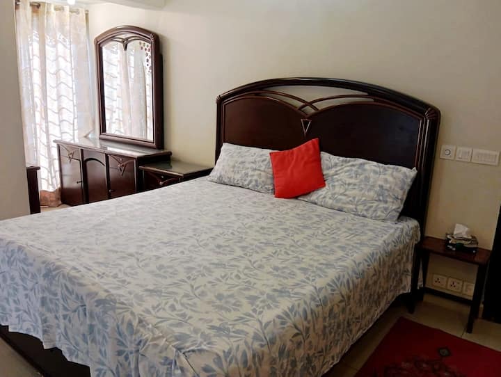 3 Bedroom Separate Unit In Central Bahria Town Lhr - Lahore
