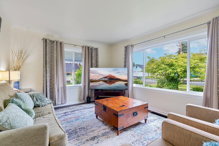 *7. &St2: Earth Villa - Issaquah, WA