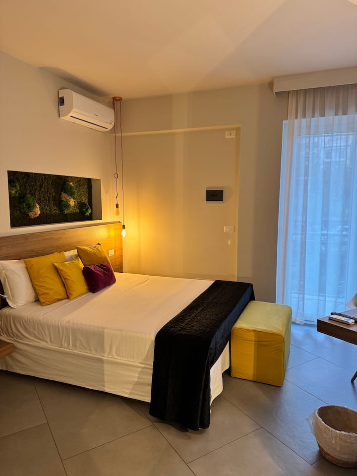 Stanza Donna - Naxos